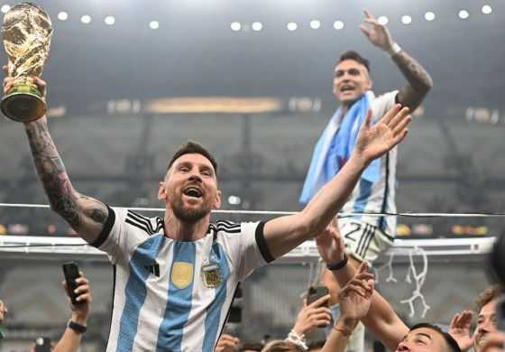 Relatores | Messi subastará seis camisetas que usó en el Mundial de Qatar